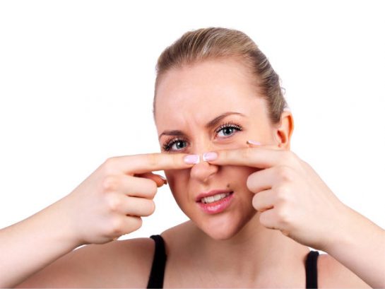 How To Remove Dark Spots Using Toothpaste And Toothbrush