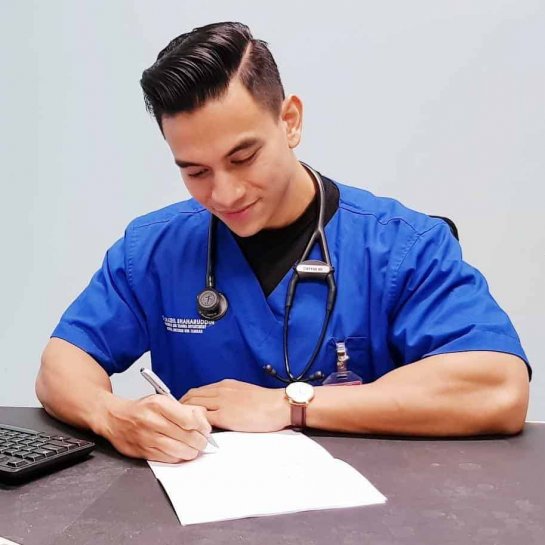 10+ Most Handsome Looking Doctors You Wouldn't Mind Getting Examined From!